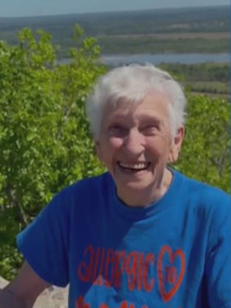 94-year-old Arkansas woman still climbing the mountains she hiked as a ...