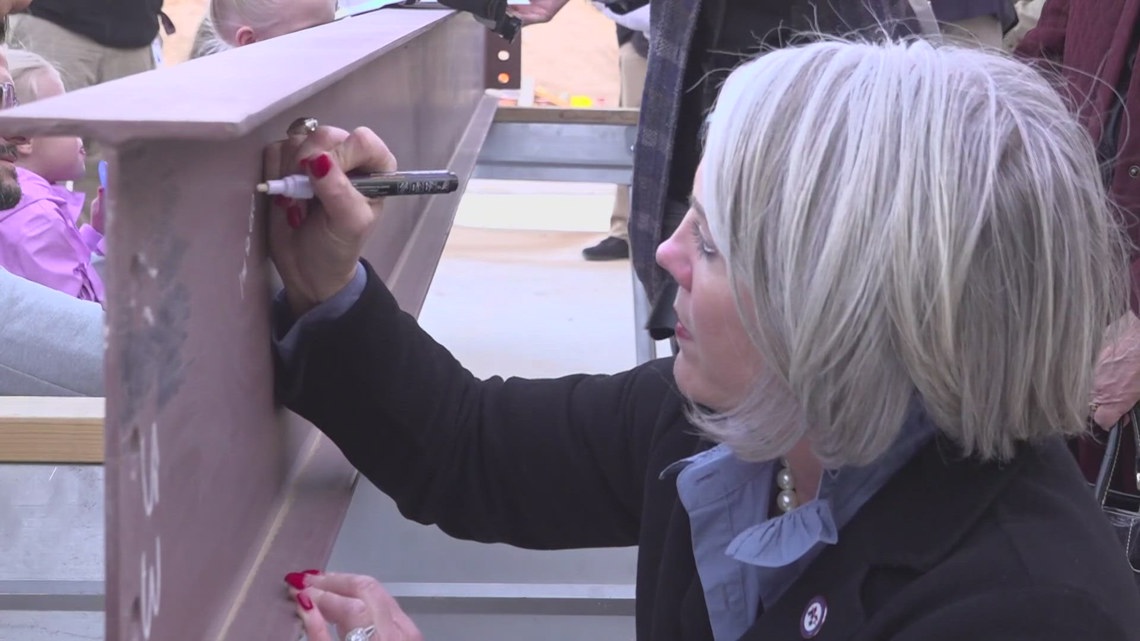 Beam signing ceremony held for Midland's Lone Star Trails Elementary ...