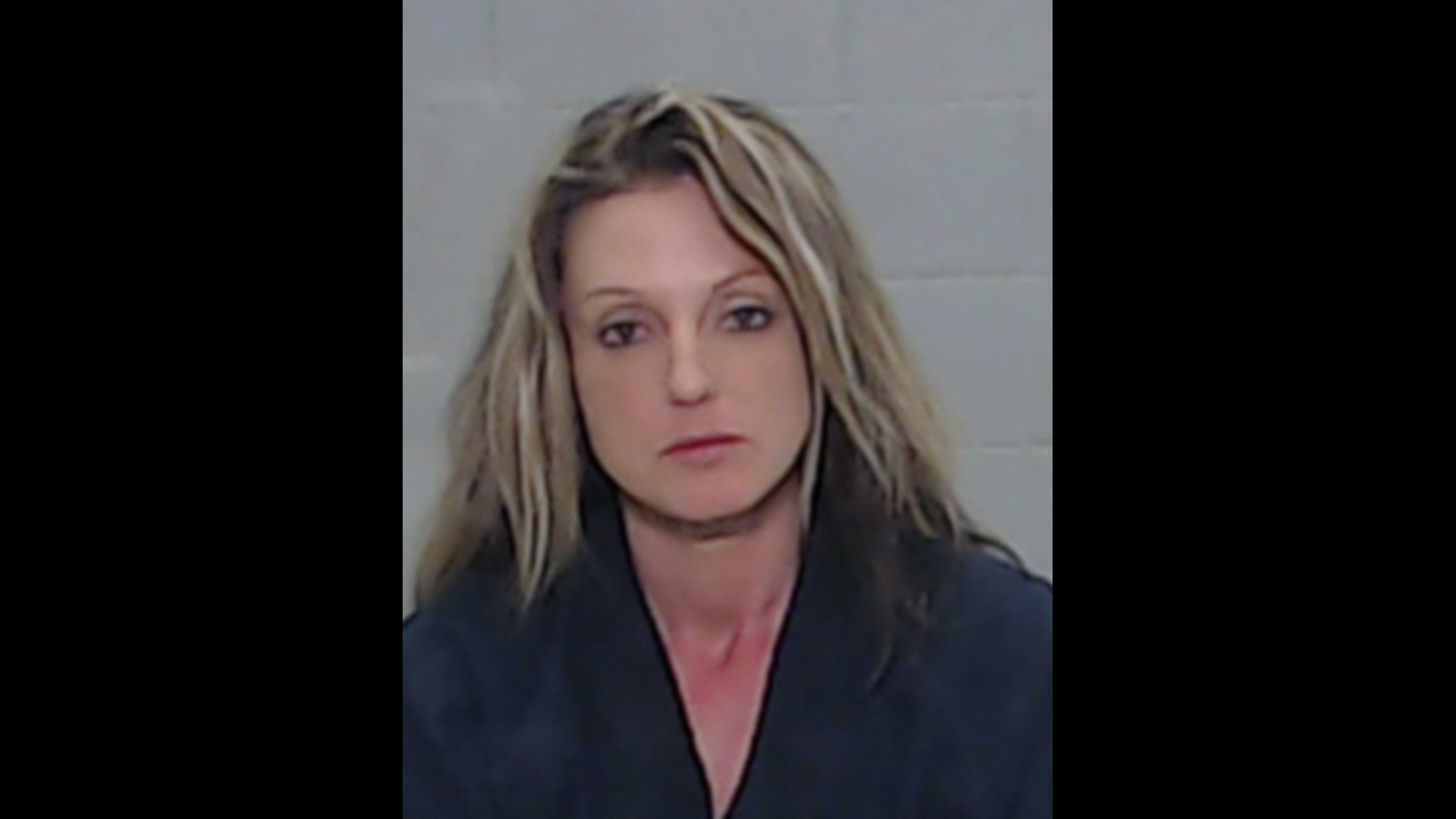 Woman arrested for drugs and unlawful possession of gun | newswest9.com