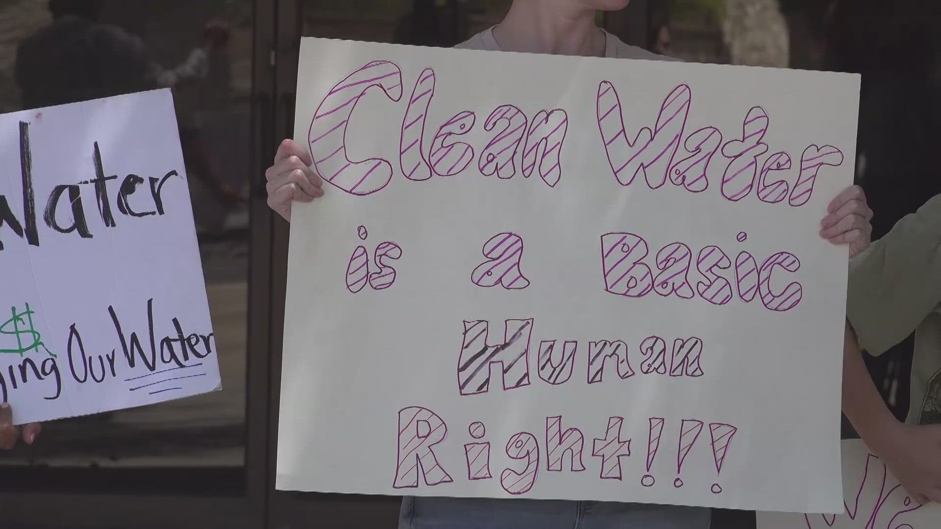 Vander Ranch, Greenwood residents protest amid water issues | newswest9.com