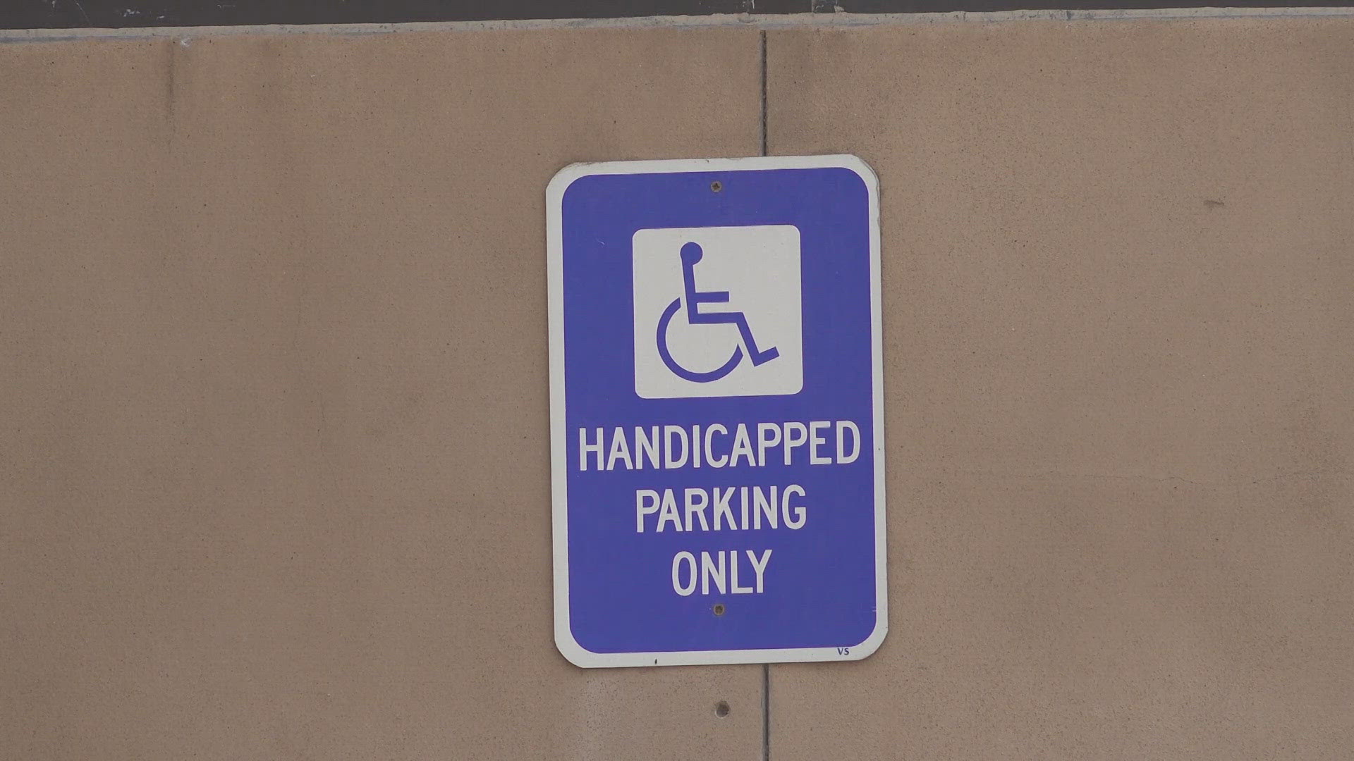 Midland police warn drivers on illegal handicap parking | newswest9.com