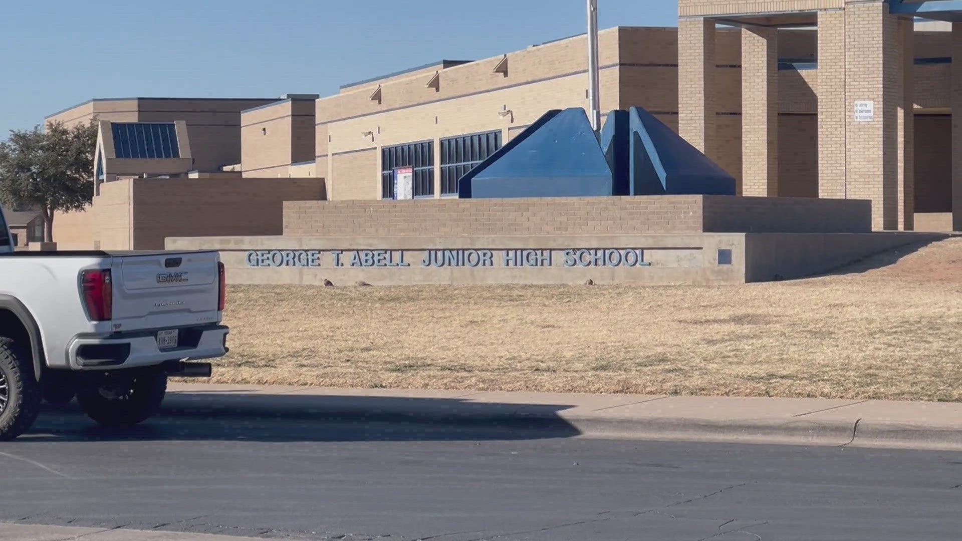 Abell Junior High hall monitor fired over alleged vape distribution | newswest9.com