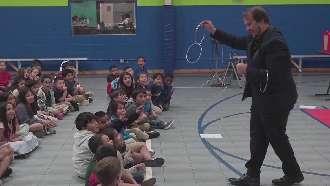 Local magician on a mission to encourage reading | newswest9.com