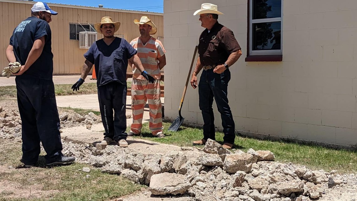 Brewster County jail trustees work on community projects in Marathon ...