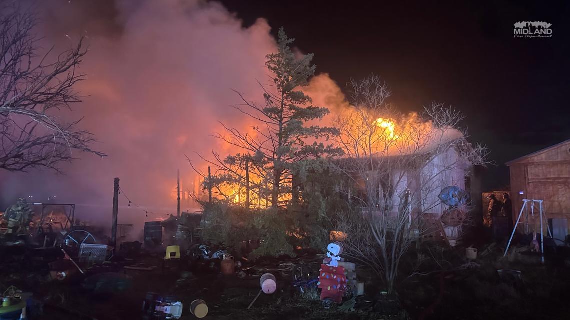 2 displaced, 1 of them in the hospital following Midland fire ...