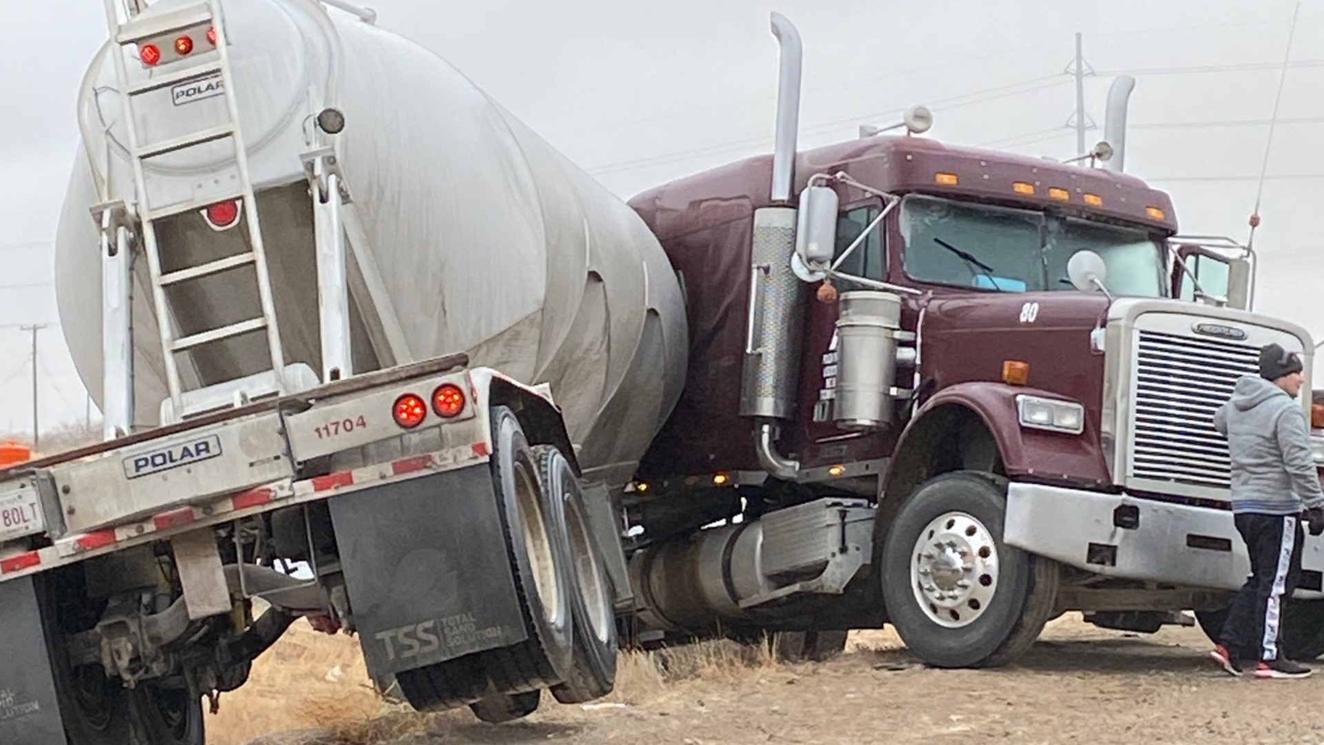 Traffic Alert Opd Responding To Jack Knifed Semi Truck On Yukon E