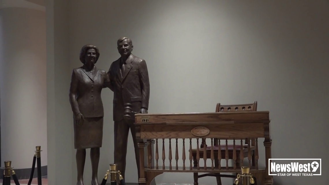 Tom and Nadine Craddick sculpture unveiled at Midland International ...