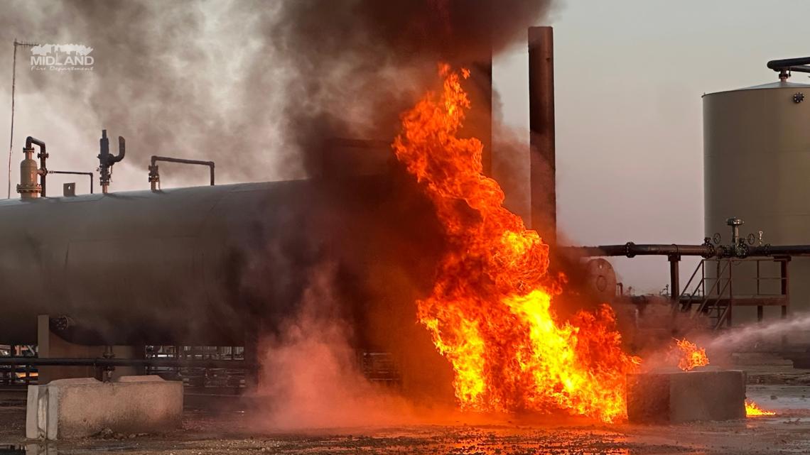 Firefighters battle tank battery fire in Midland | newswest9.com