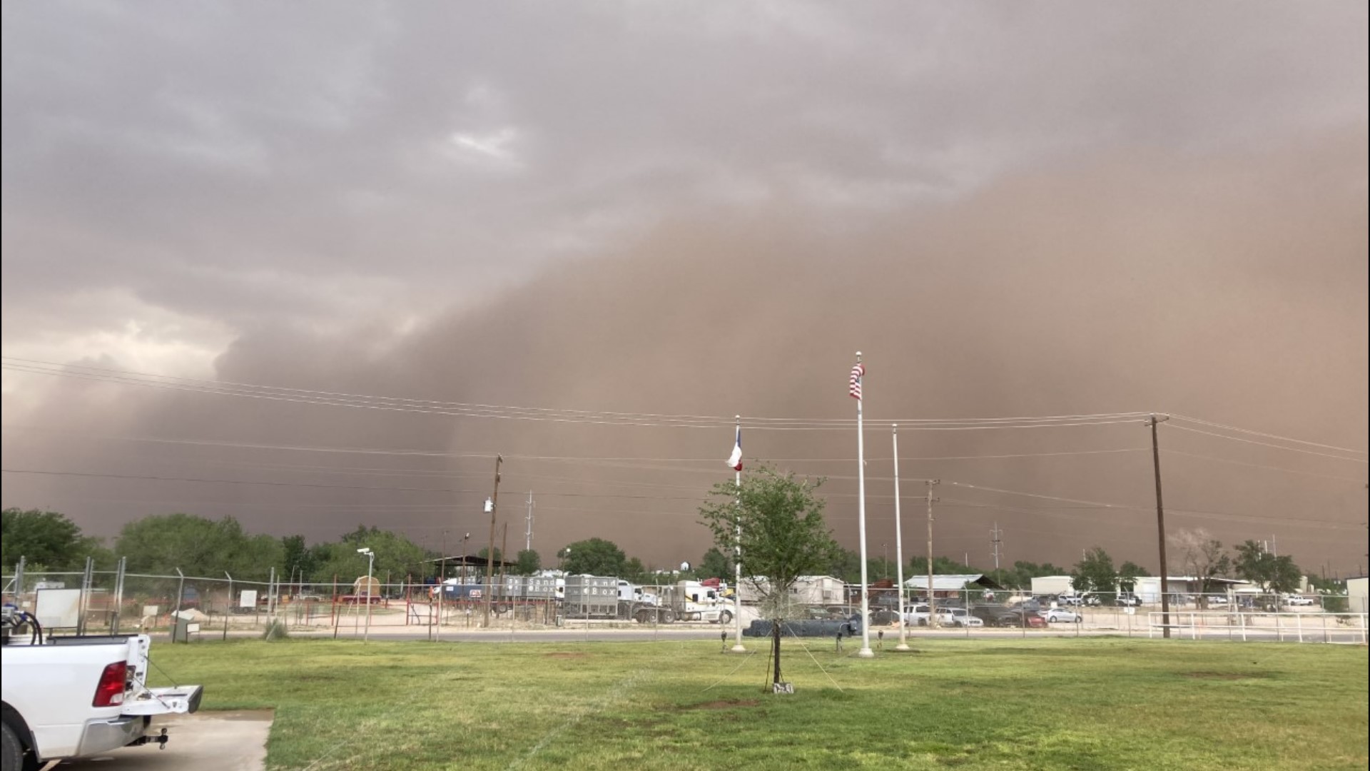 VIEWER PHOTOS: Dust storm rolls into the Permian Basin | newswest9.com