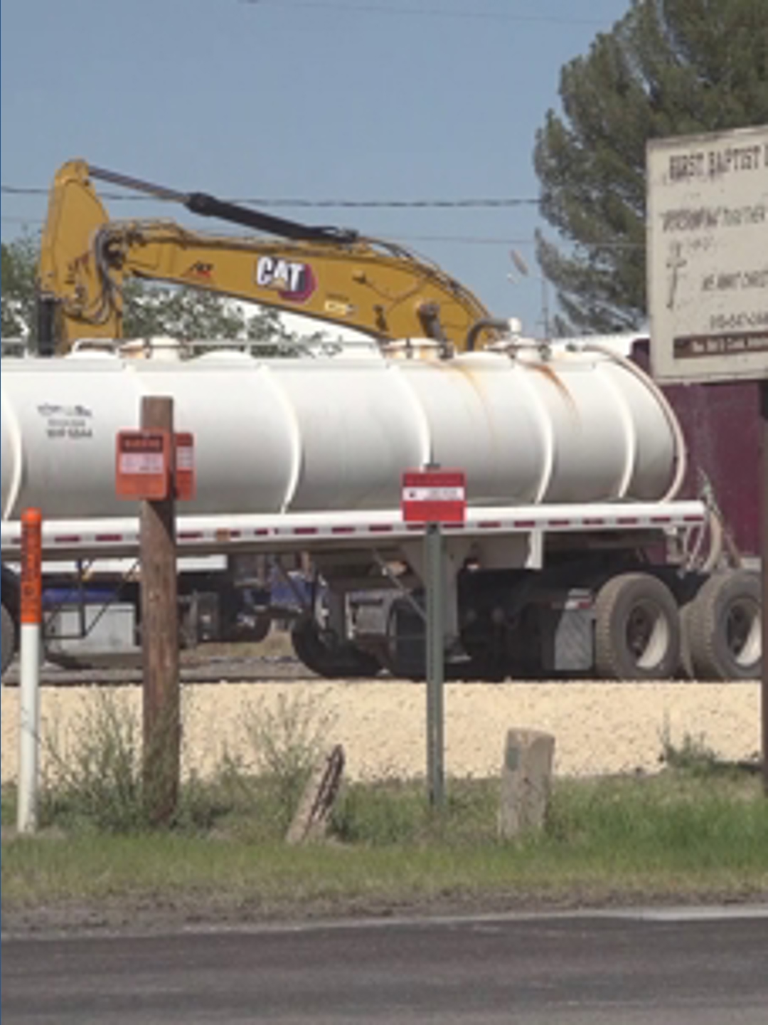 Grandfalls community advised to avoid area after surfaced oil well ...