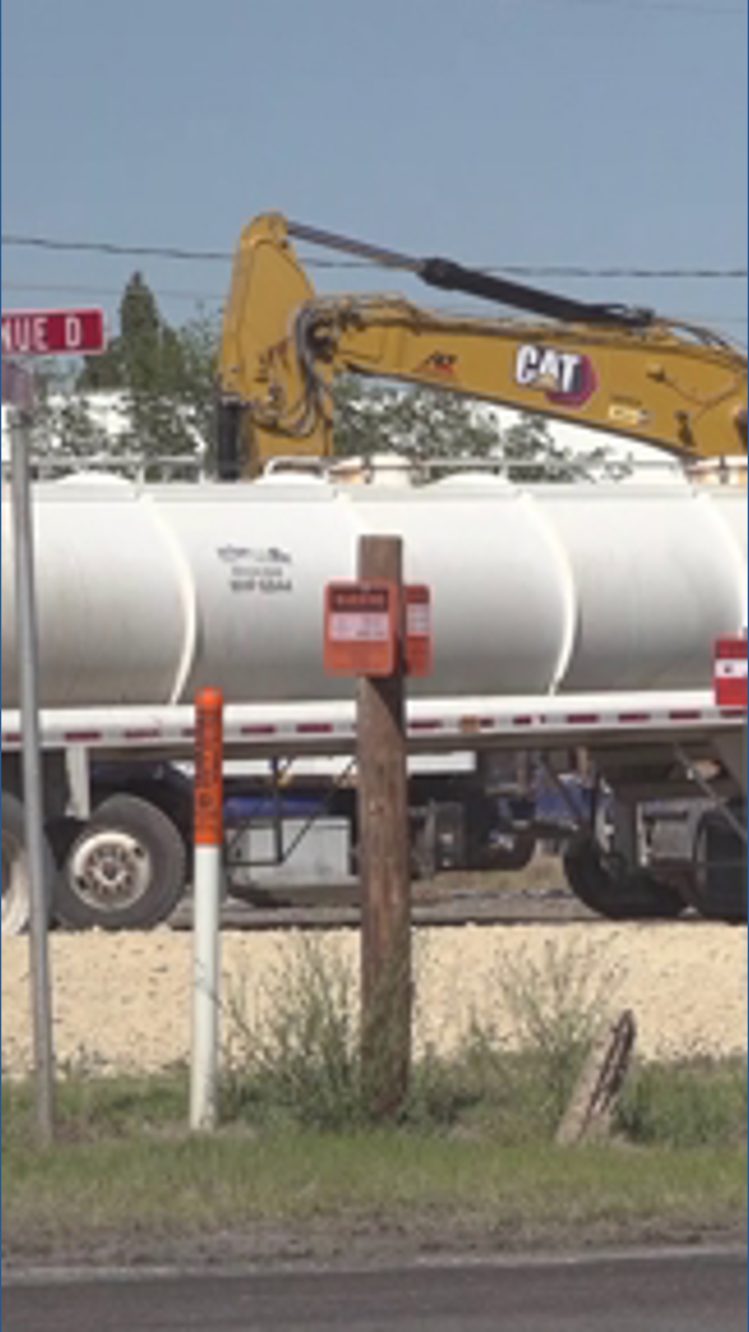 Grandfalls community advised to avoid area after surfaced oil well ...