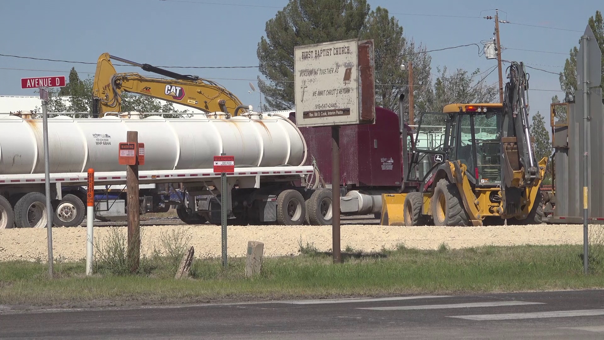 Grandfalls community advised to avoid area after surfaced oil well ...