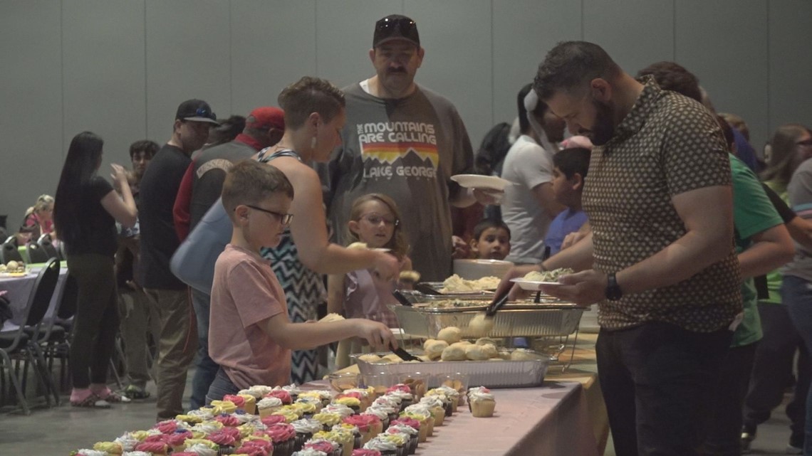 Easter Brunch at Midland's Longest Table event held at the Horseshoe | newswest9.com