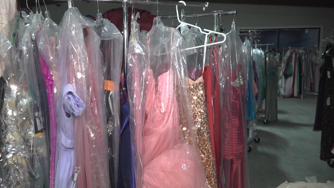 3:11 Ministries giving out free prom dresses | newswest9.com