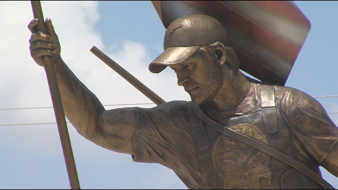 Chris Kyle Memorial Plaza unveiled in Odessa | newswest9.com