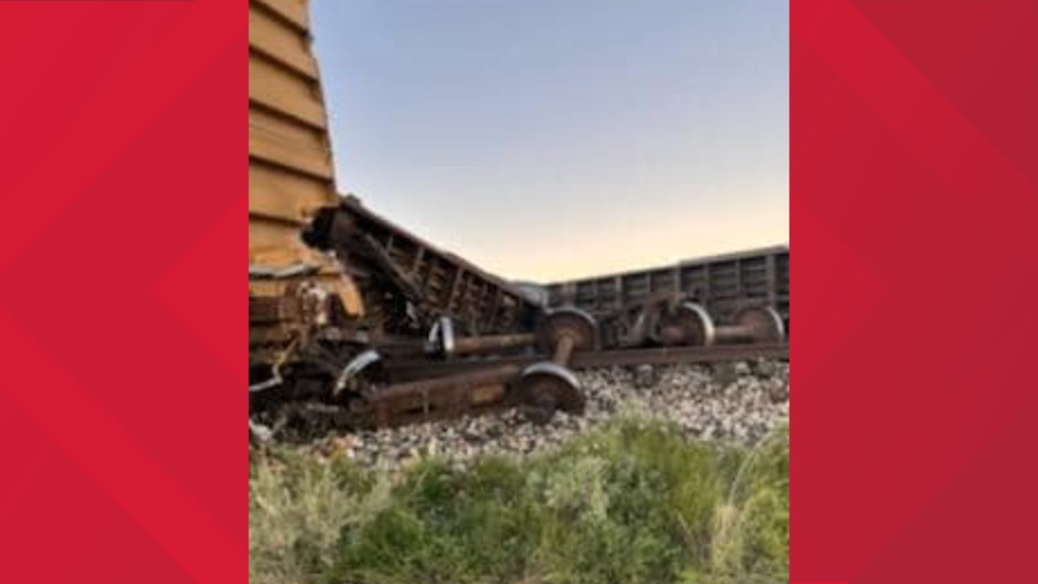 Multiple cars derailed off train tracks in Brewster County | newswest9.com