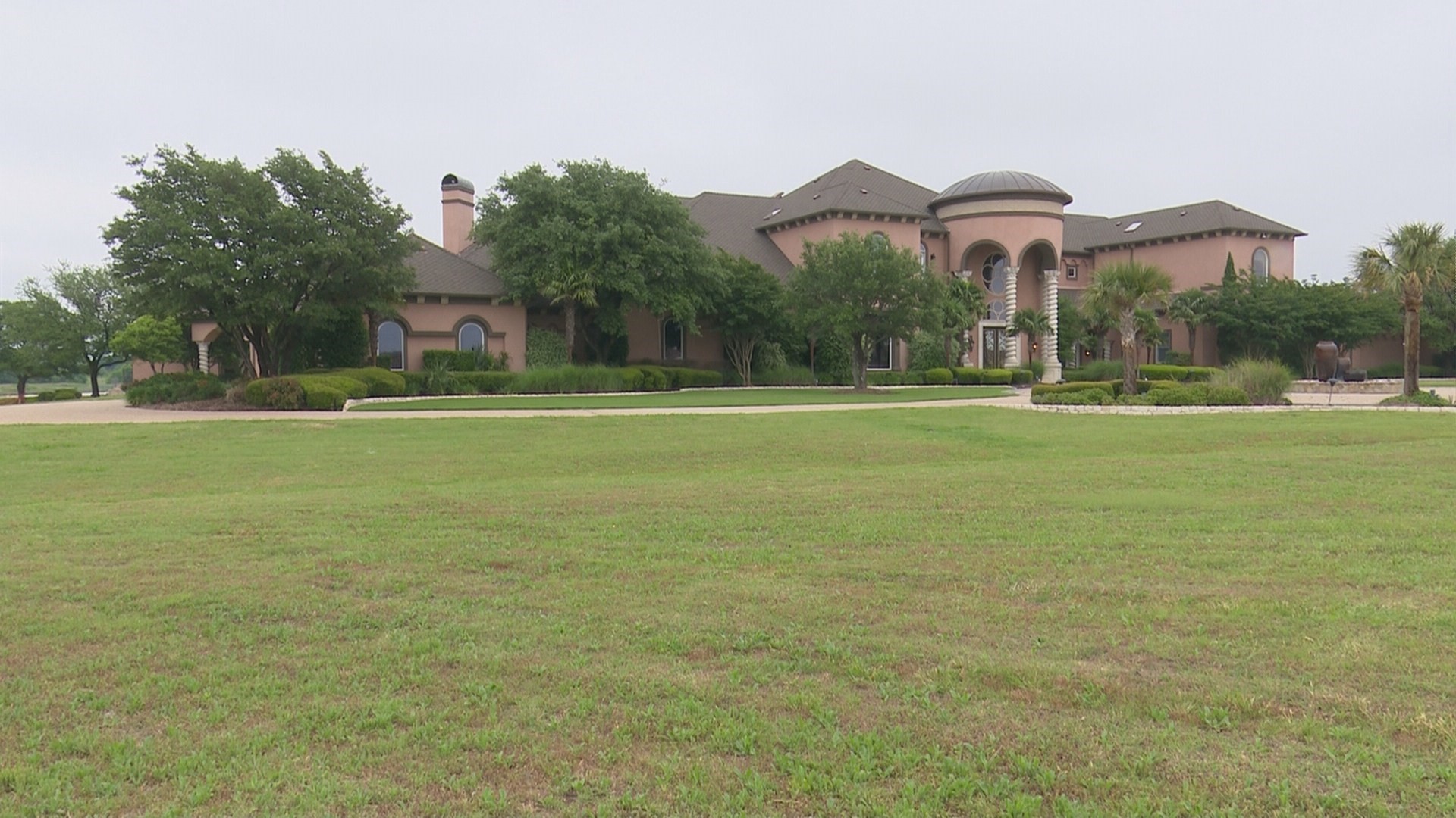 Take a look at Deion Sanders' former Texas mansion | newswest9.com